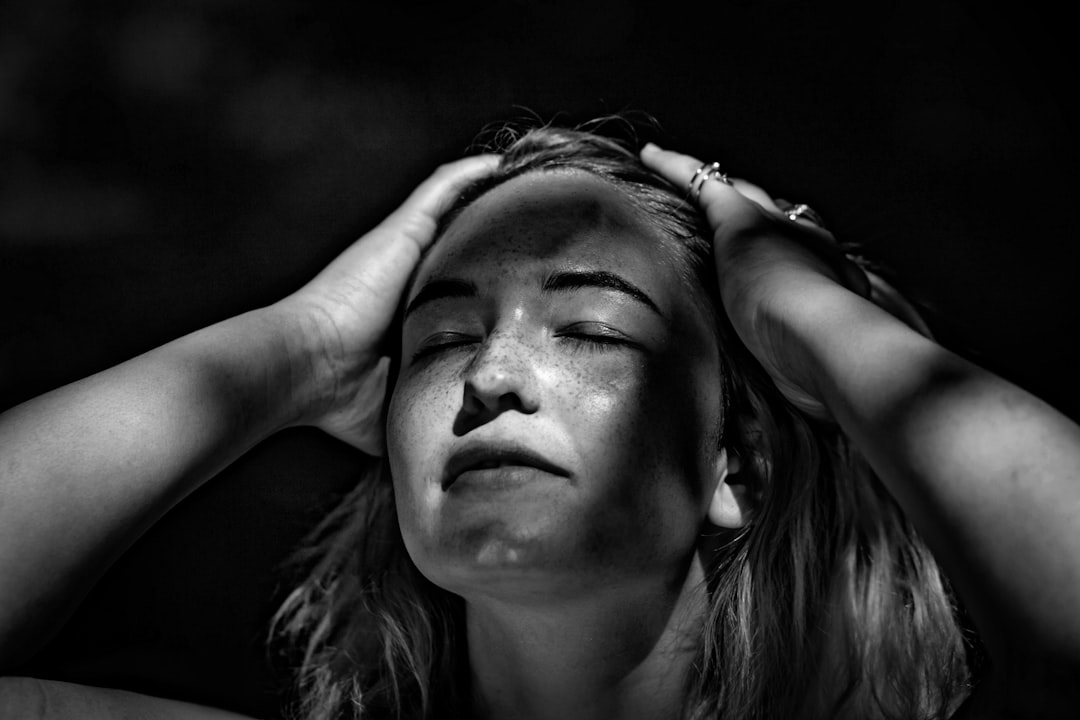 Understanding Depersonalization Derealization Symptoms