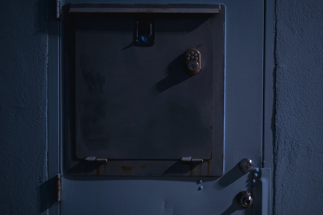 Mastering Access: Using Door Hinges for Entry